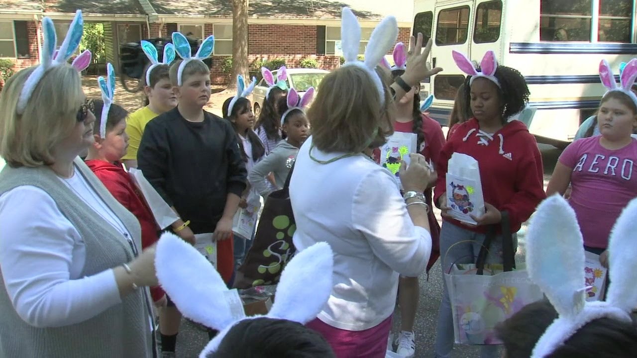 Cowpens Elementary students spread Easter cheer - YouTube