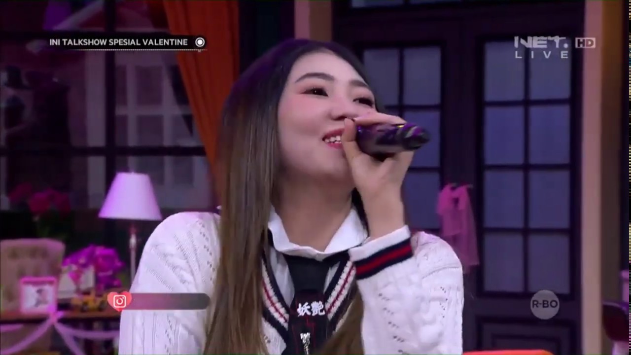Via Vallen - Selow LIVE at Ini Talk Show Special VallenDay NET. TV (14 ...