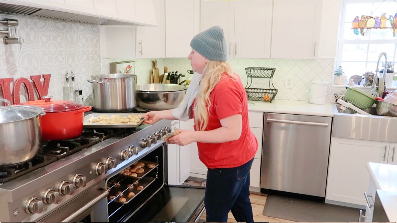 Cooking Mega Meals to Feed My Crowd of People! - YouTube