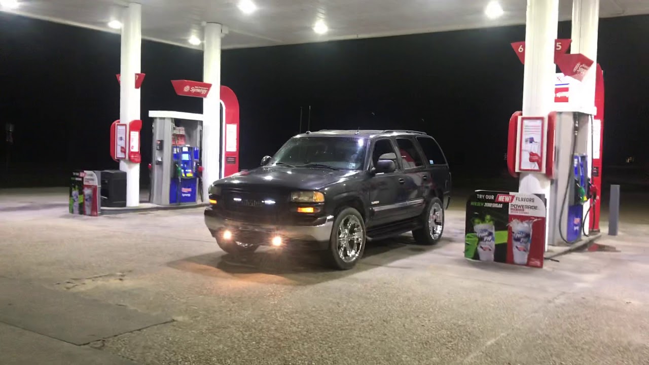 2004 GMC YUKON ON 23in ferretti rims - YouTube