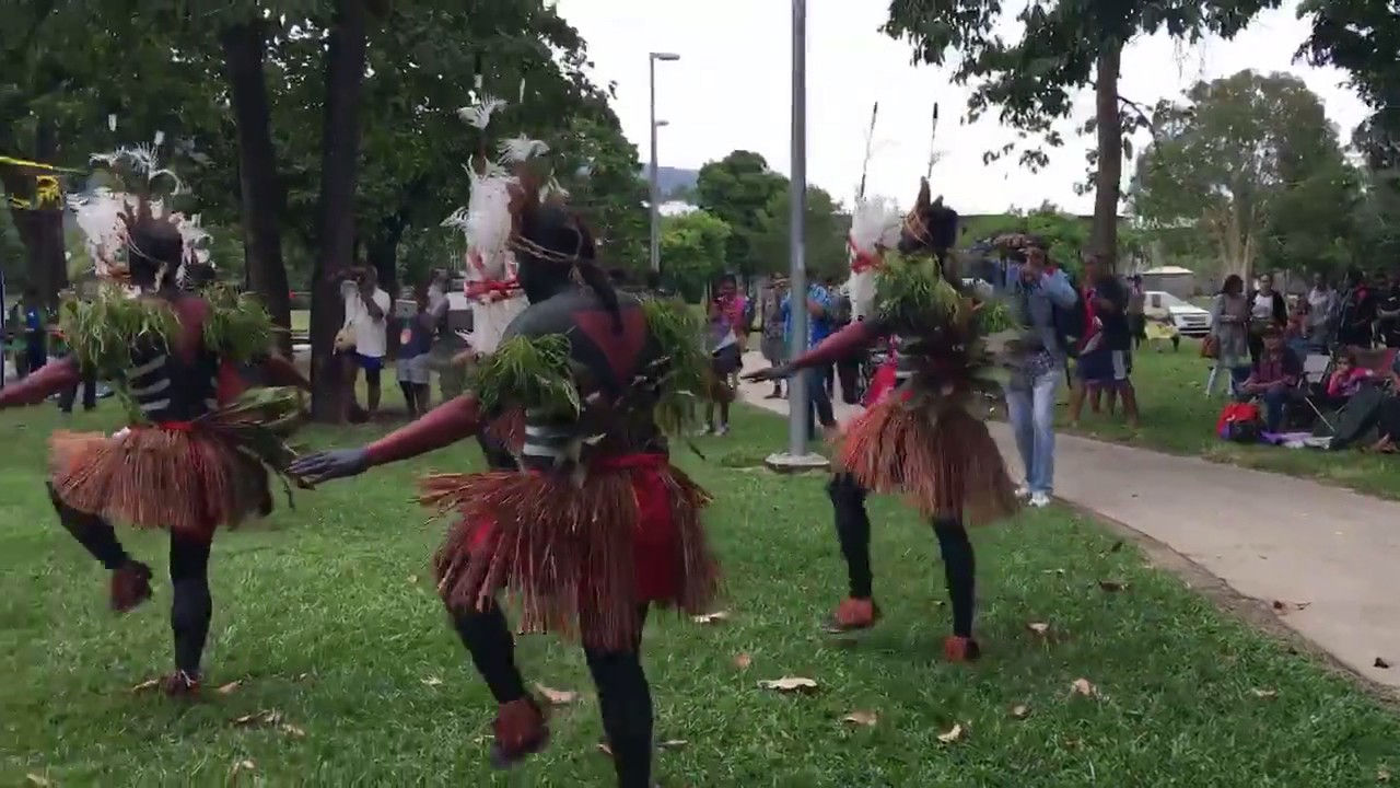 Gerib Sik Kebi Le entrance before Beizam Kab at Cairns Mabo Day 2017 ...