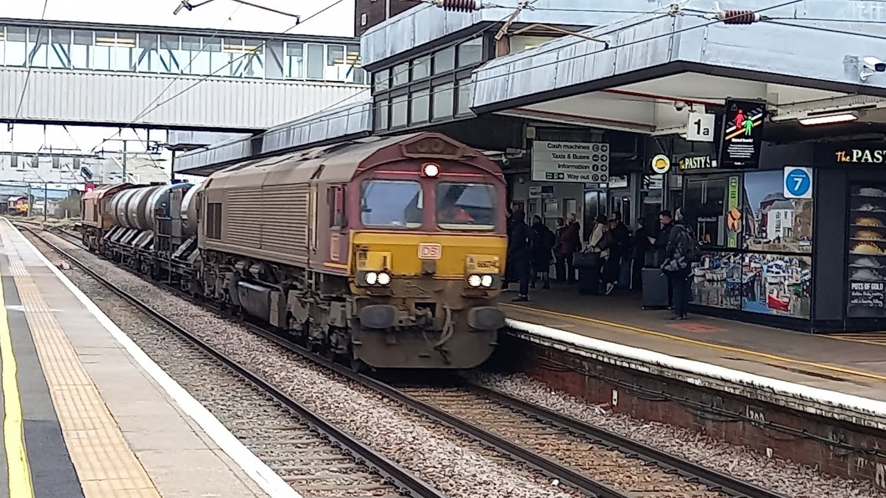 DB Cargo 66174 & DB Cargo 66121 - YouTube