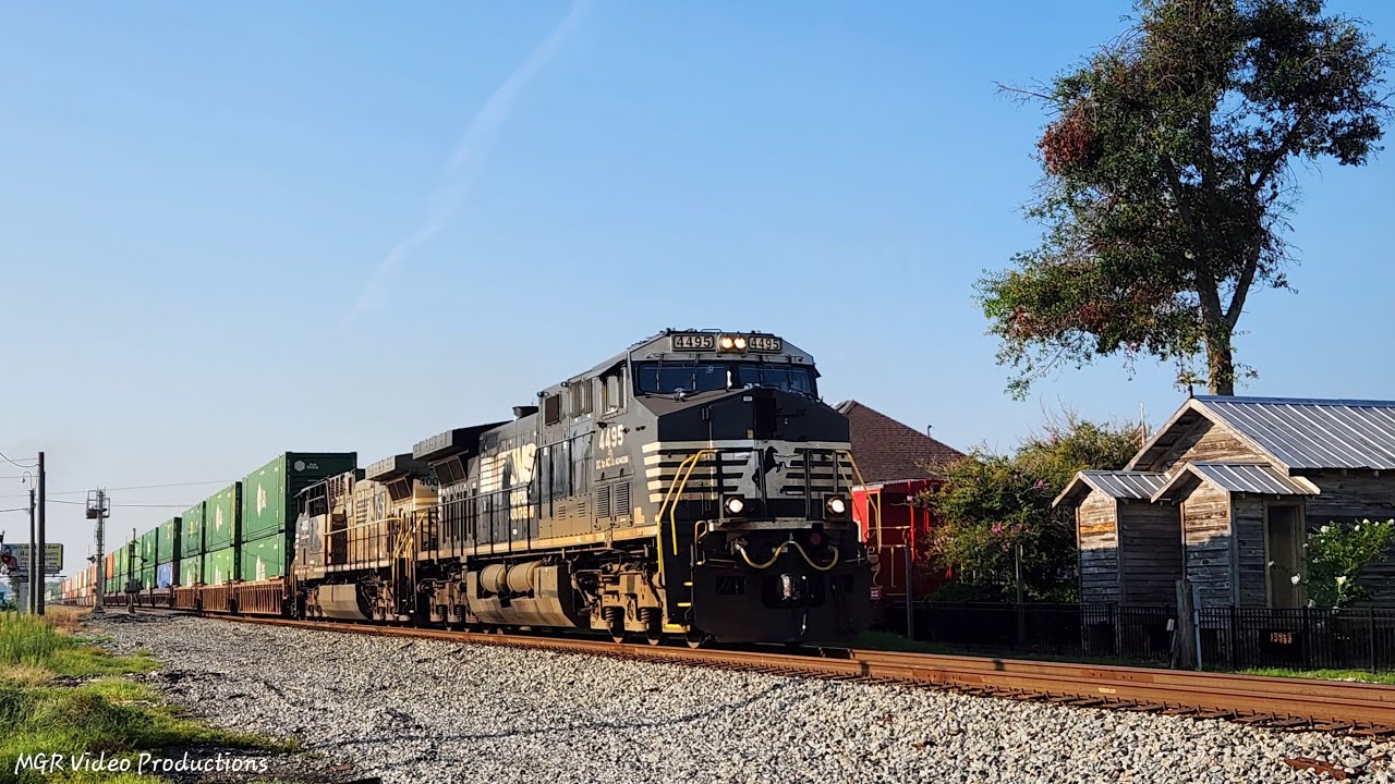 8-23-2023: NS AC44C6M 4495 & NS DC-To-AC AC44C6M 4003 Lead NS 24A Thru ...