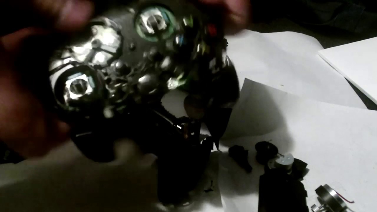 smashing open my Xbox one controler - YouTube