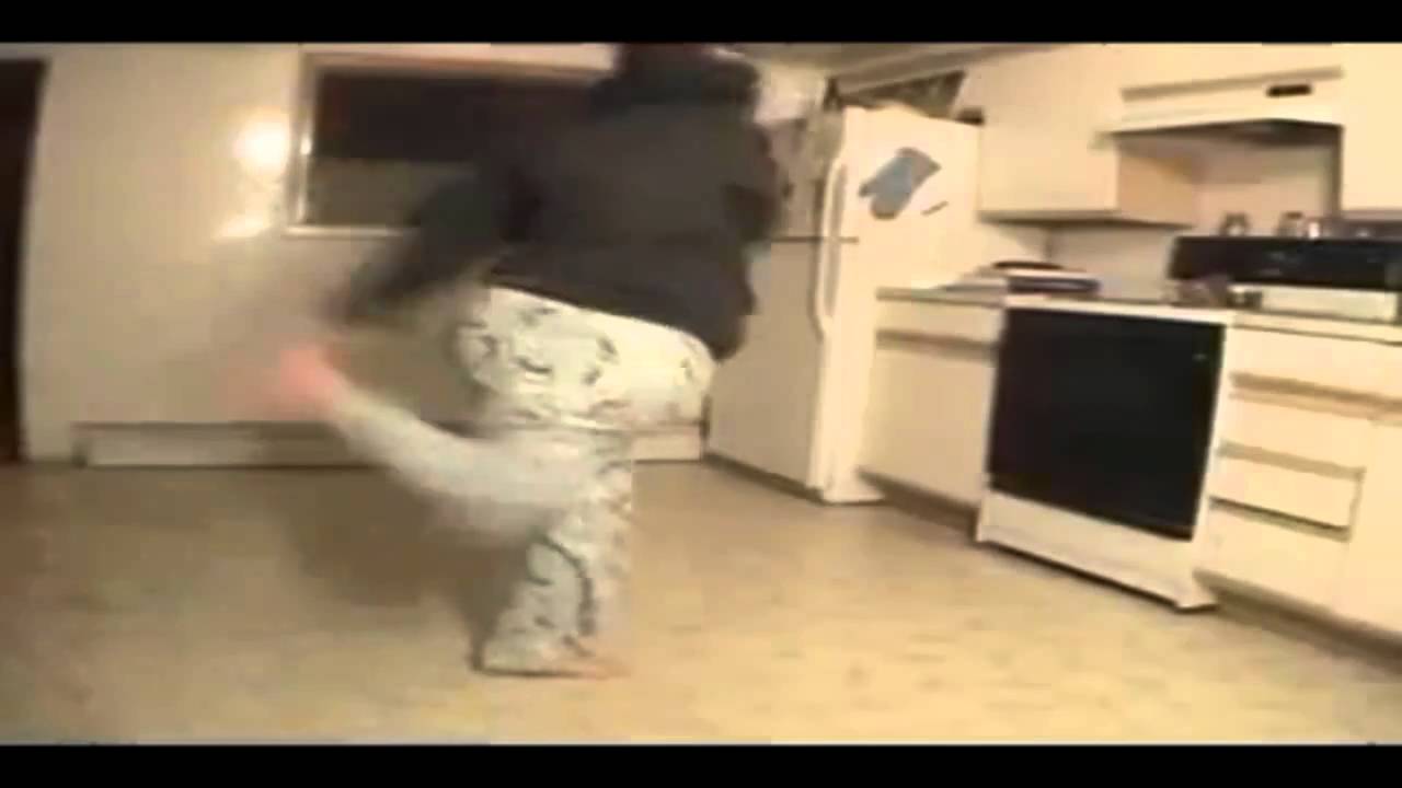 Break Dance Fail! - Visit : www.JNFAILS.de.tl - YouTube