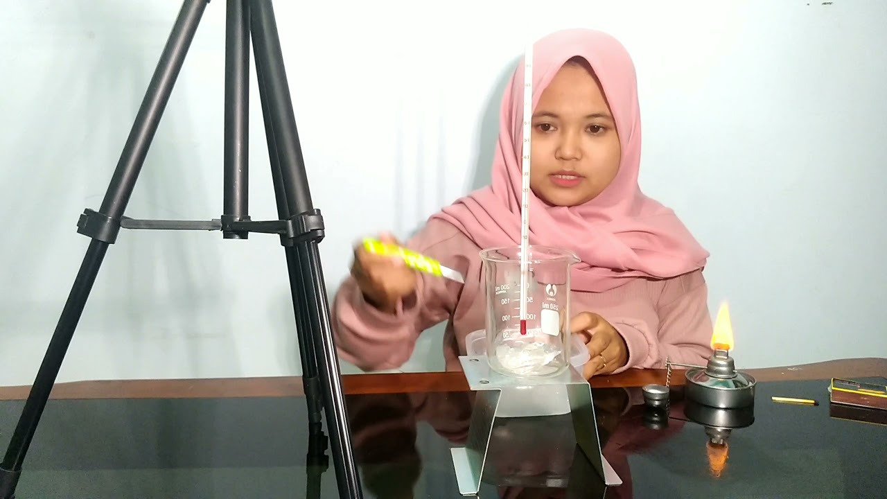 Praktikum IPA Titik Lebur Es Kelompok 5 - YouTube
