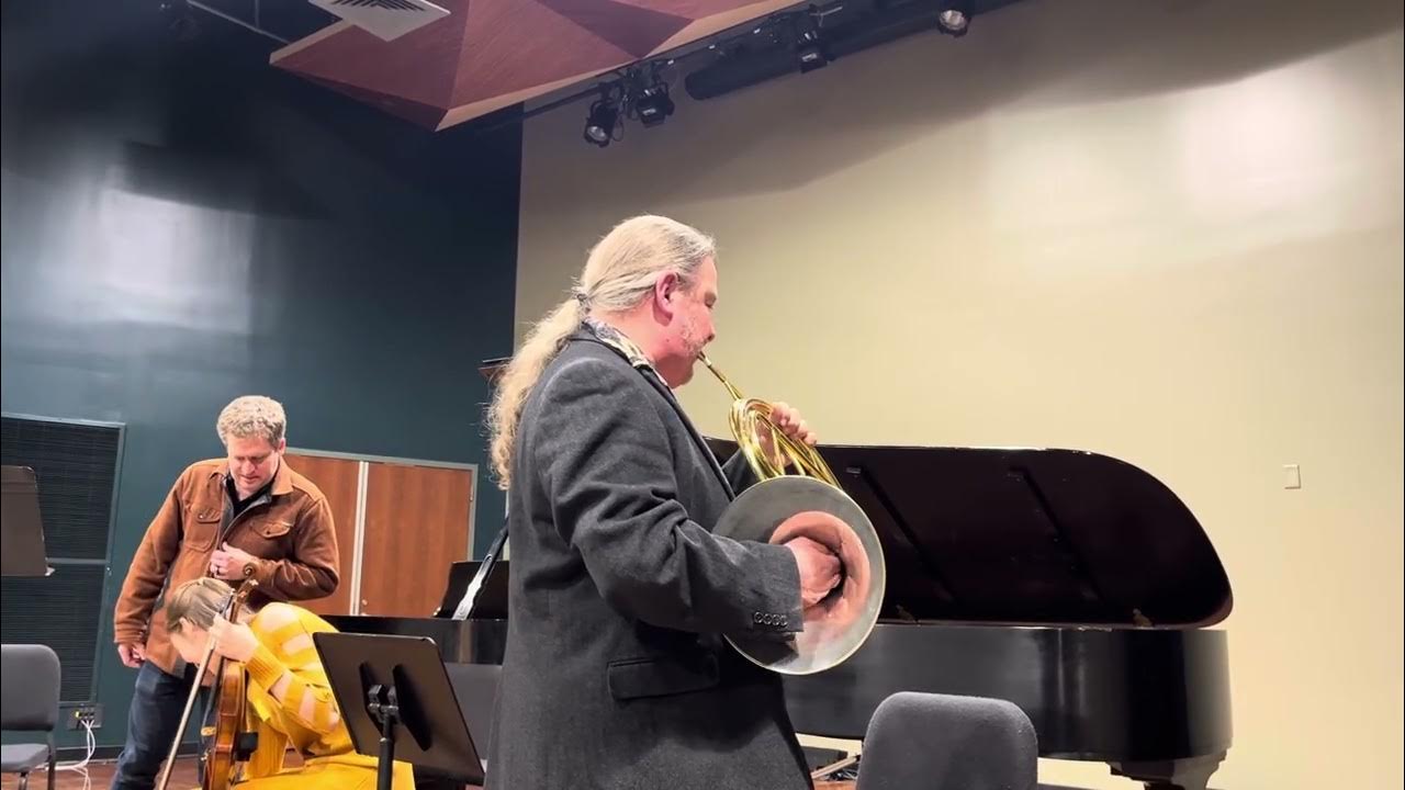 Chromatic Scale on Valveless French Horn - YouTube