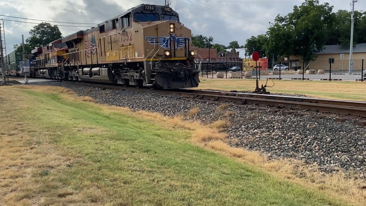 Long intermodal with a piggy backer! - YouTube