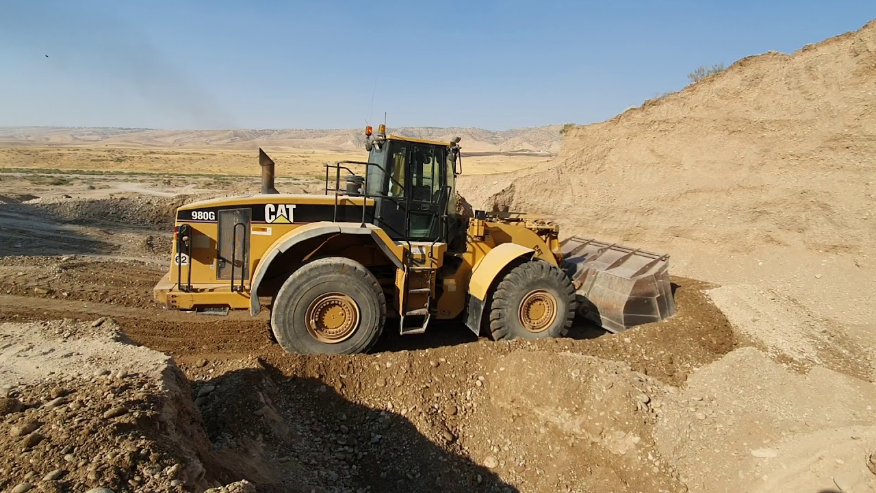 CATERPILLAR 980G - YouTube