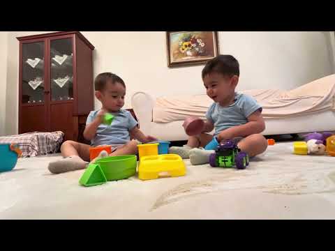 İkiz bebek sesleri. Bebeklerin izleyeceği oyunlar