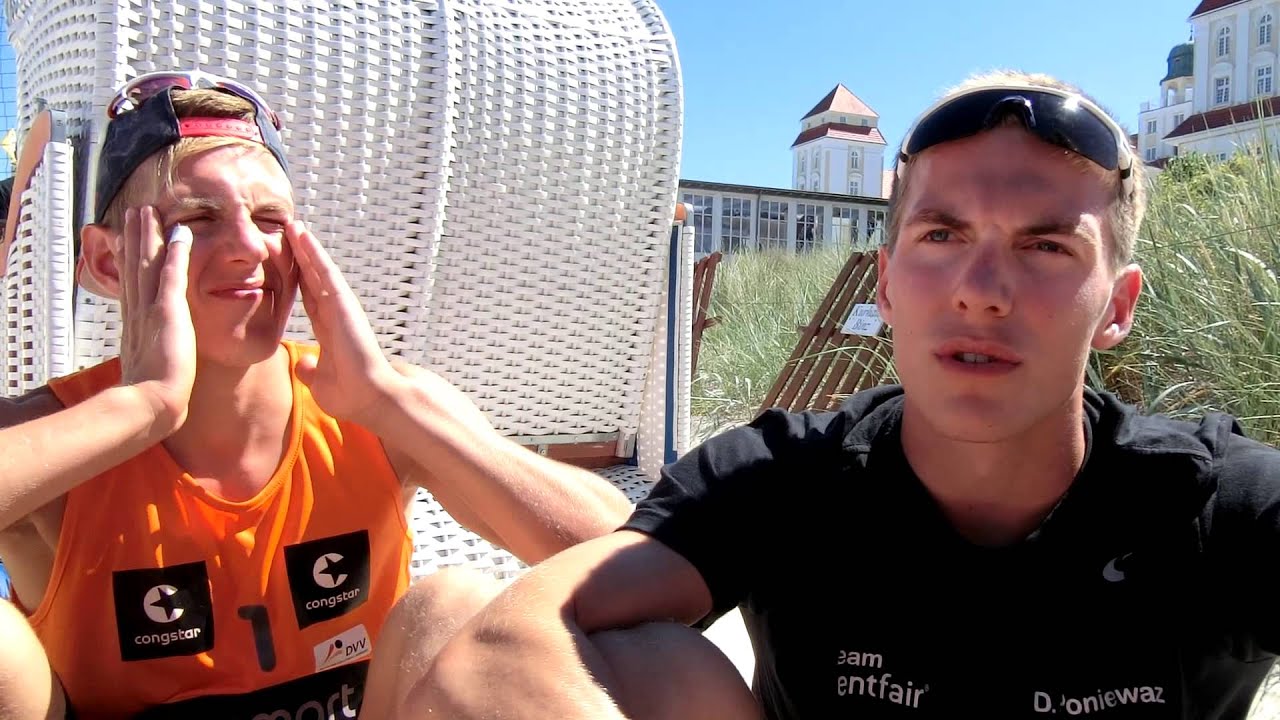 Poniewaz Poniewaz mit World Tour Premiere - YouTube