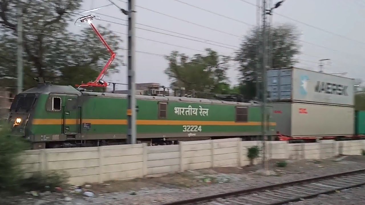 WAG-9 & WDG4G IN ACTION MODE | GOODS TRAIN | #indianrailways - YouTube