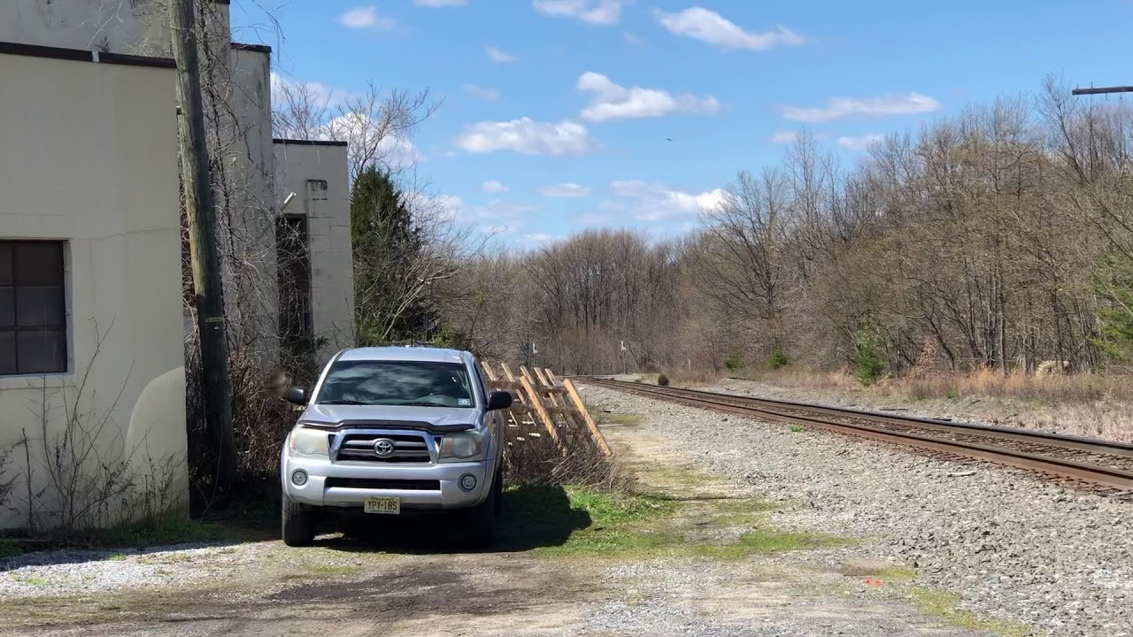 CSX 8828 leading CA-11 in Thorofare NJ - YouTube