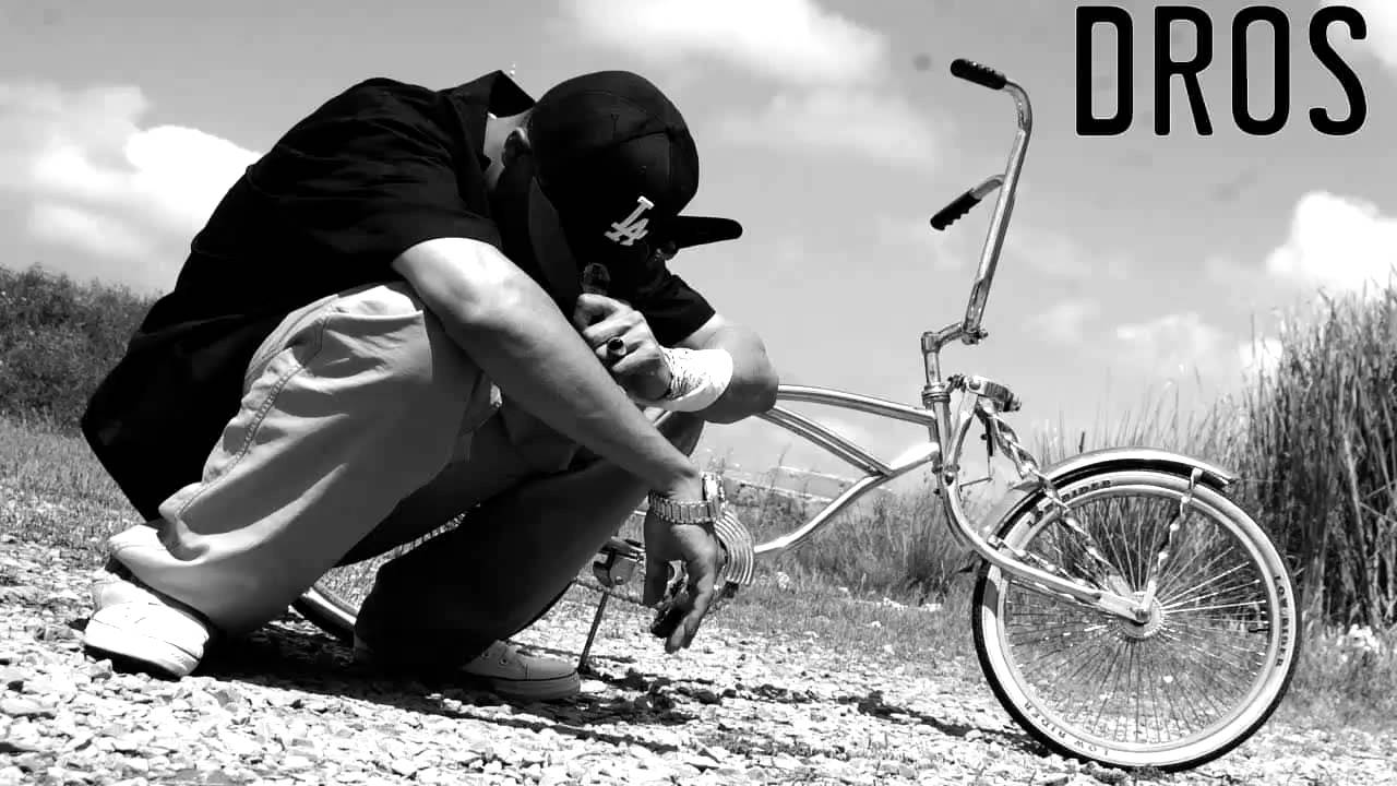 Dizzy DROS - Zan9a Kat Hdar [Mixtape: 3azzy 3ando Stylo] - YouTube