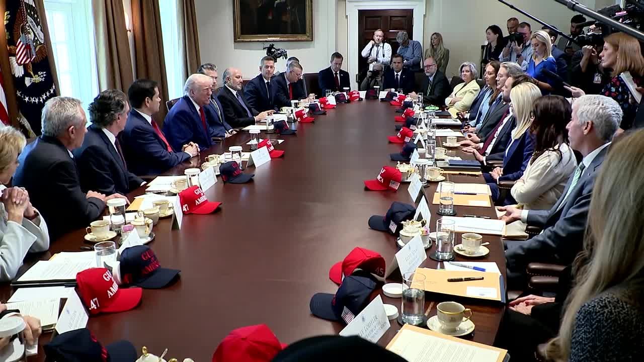 Trump holds Cabinet meeting after weak GDP report - YouTube