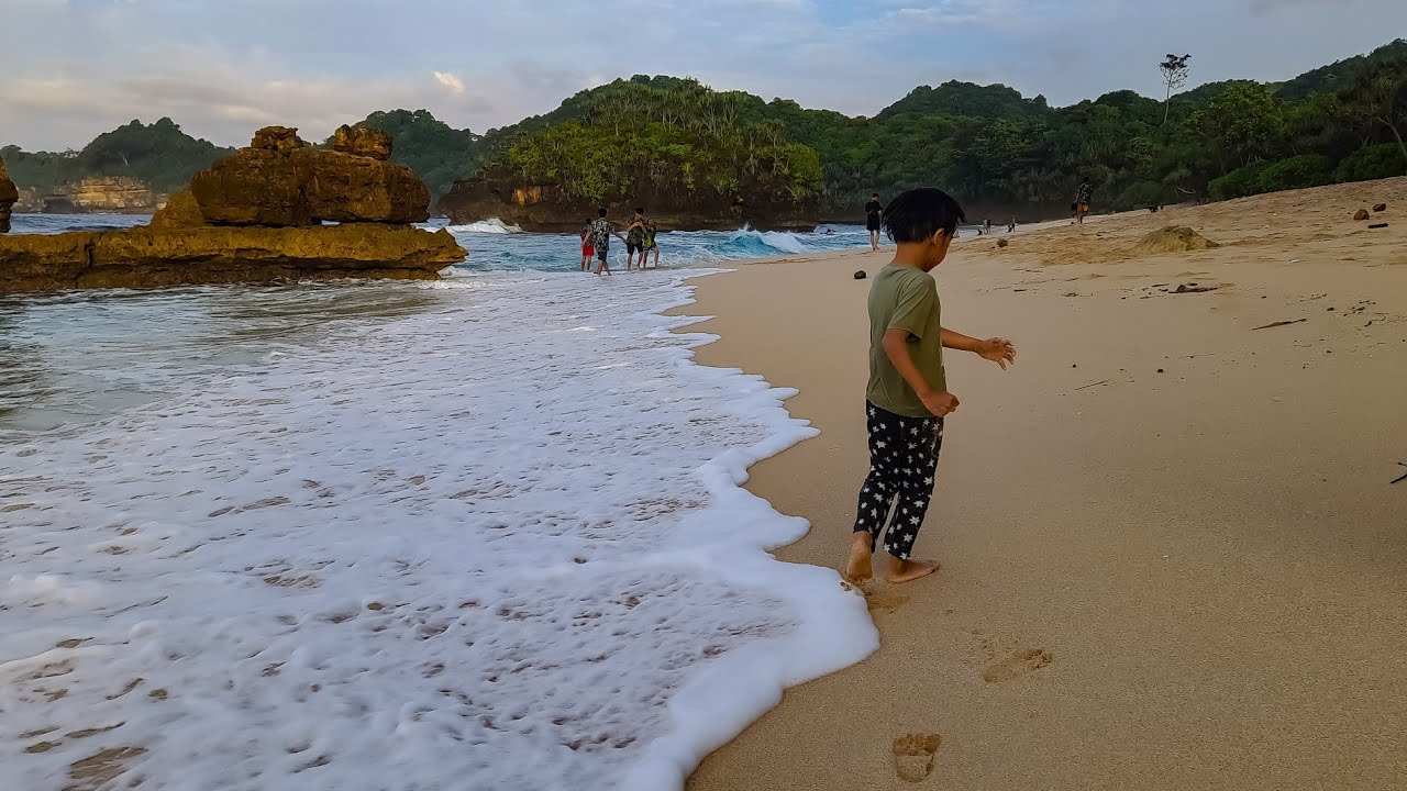 PANTAI SELOK, MALANG SELATAN - YouTube