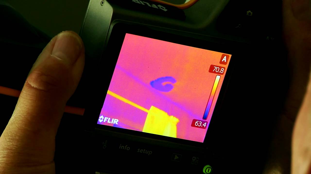 Finding Moisture with a Infrared Thermal Scan - YouTube