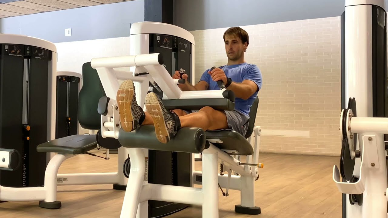 Curl femoral unilateral sentado // Seated single leg curl - YouTube