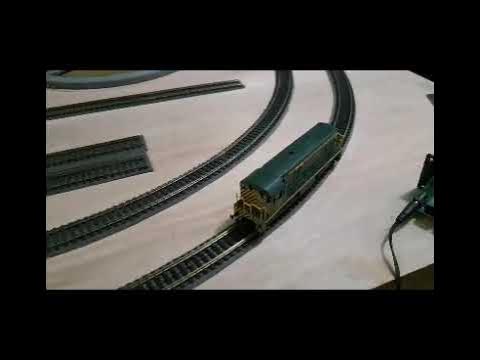 Locomotora U5b en esquema de AFE equipada con Loksound V5 - YouTube