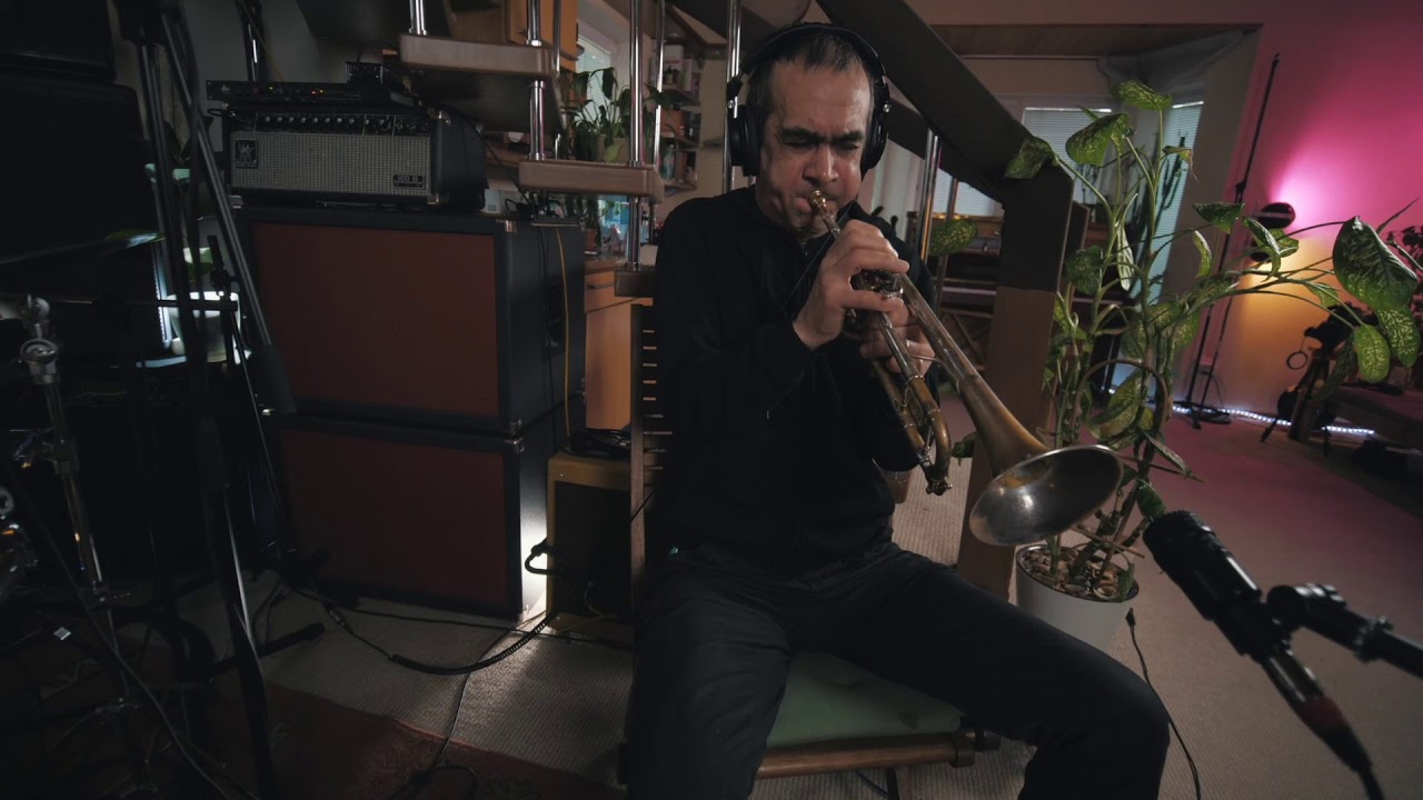 Mekbuda - Who's In Da Lead (live @KCMC) - YouTube