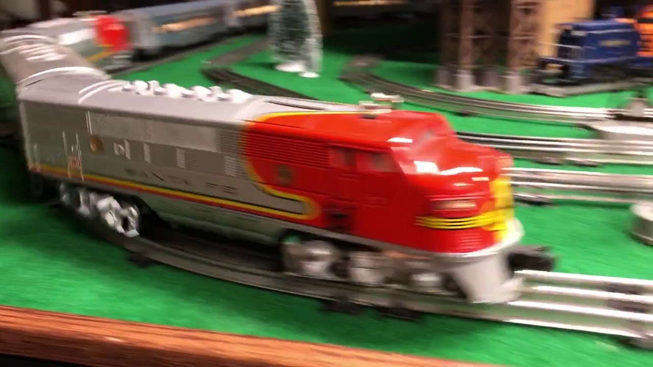 Postwar Lionel Train Layout Dec 2018 - YouTube