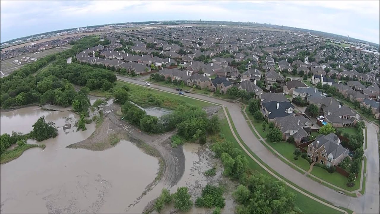 Cottonwood Creek Flooding May 30 2015 - Frisco, TX - YouTube