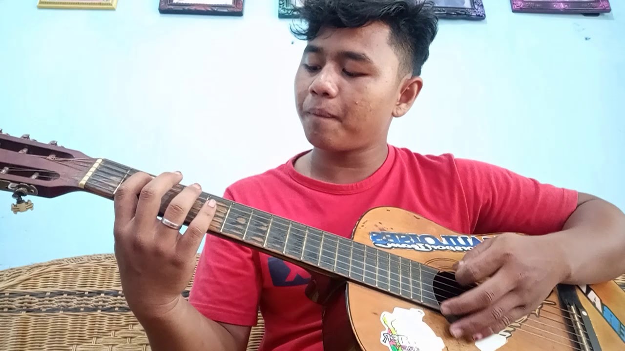 Tutorial melody lagu Bento, iwan fals - YouTube