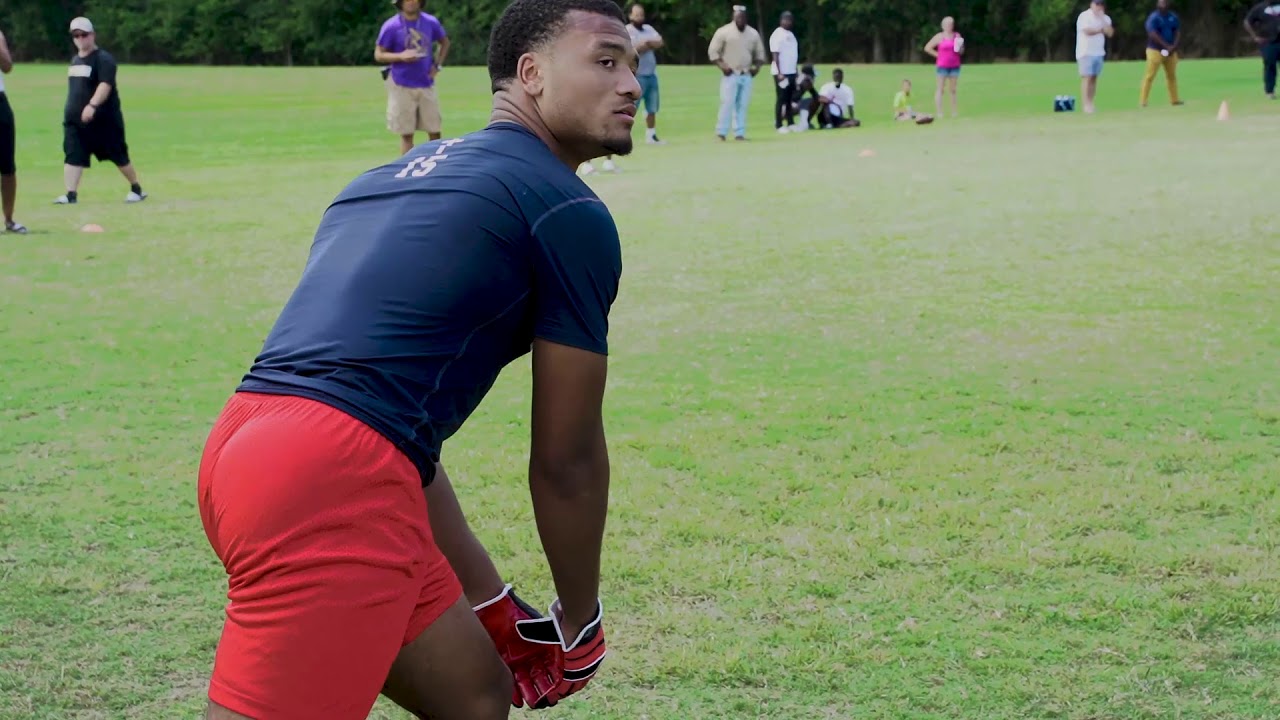 Watch LSU target Sage Ryan during 1-on-1s, football drills - YouTube