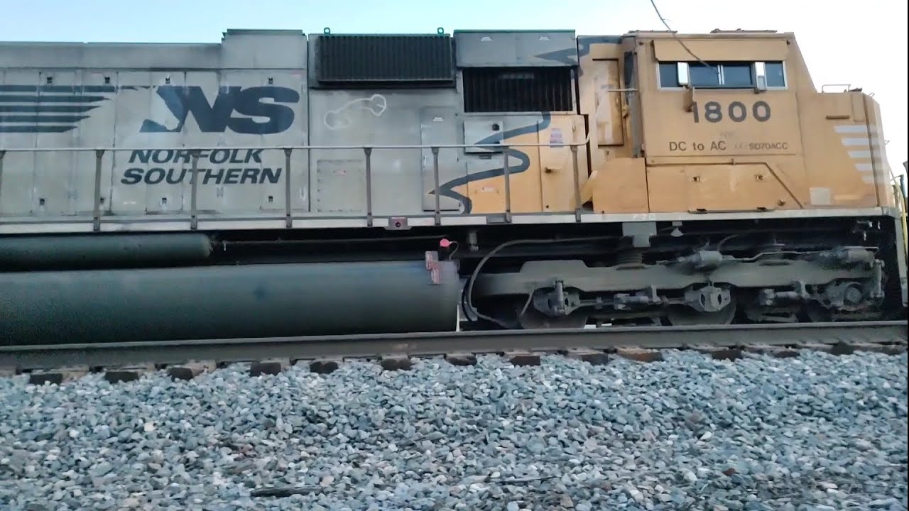NS 1800 SD70ACC HERITAGE UNIT SPOTTED!! + Norfolk Southern Binghamton ...