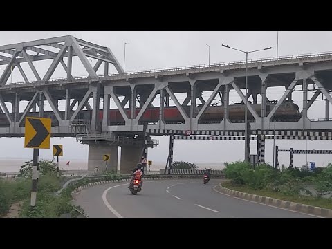 Train crossing bridge JP setu #patna #marinedrivepatna - YouTube
