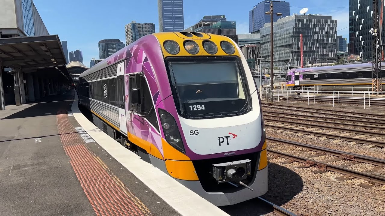 V/Line VS94 & VS95 Departing Southern Cross Station to Albury - HORN ...