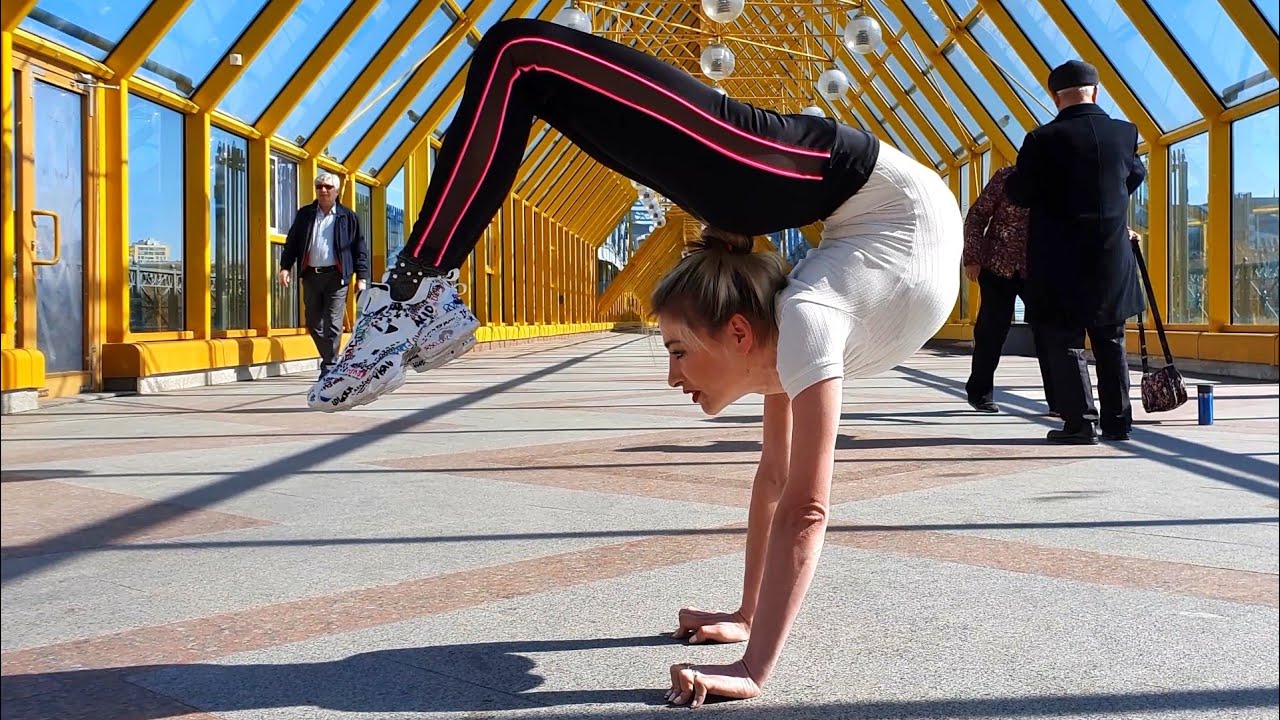 Handstand training on the bridge. Flexible Alesya. Contortion workout ...