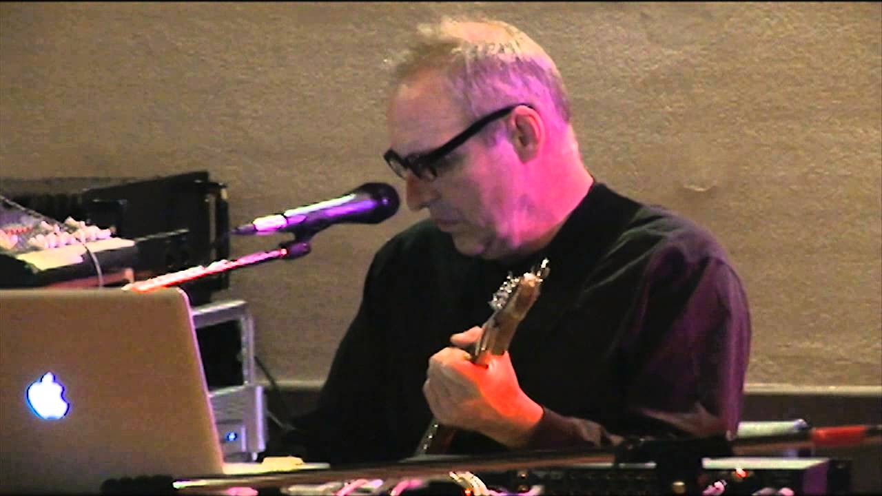 Harri Palm and Molly Kurvink perform "Build it Up" - YouTube