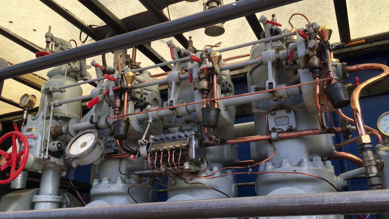 1929 Gardner 3J5 Marine Diesel - YouTube