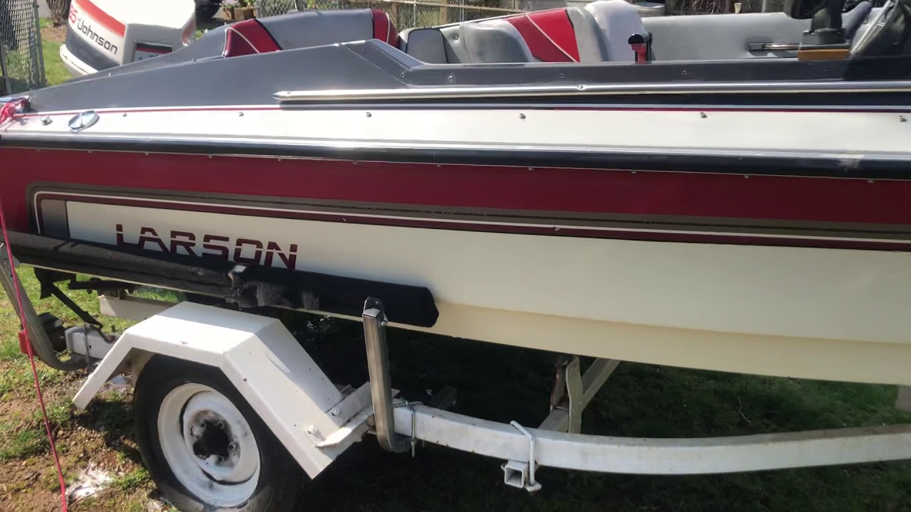 17.5 ft Larson Senza Bowrider - YouTube