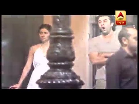 Ranbir Kapoor caught on camera spending time with Mahira Khan; Pics go viral