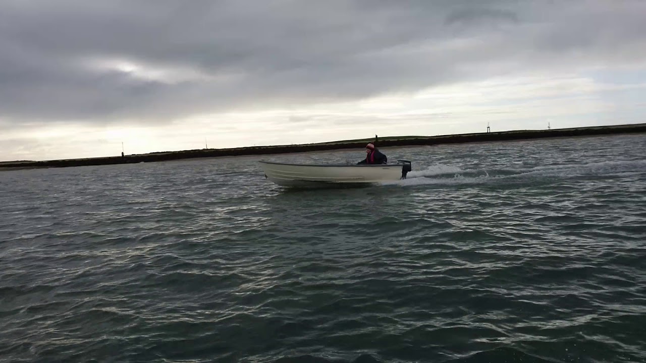Isaac off to Roa Island, Bonwitco 300, Yamaha outboard - YouTube