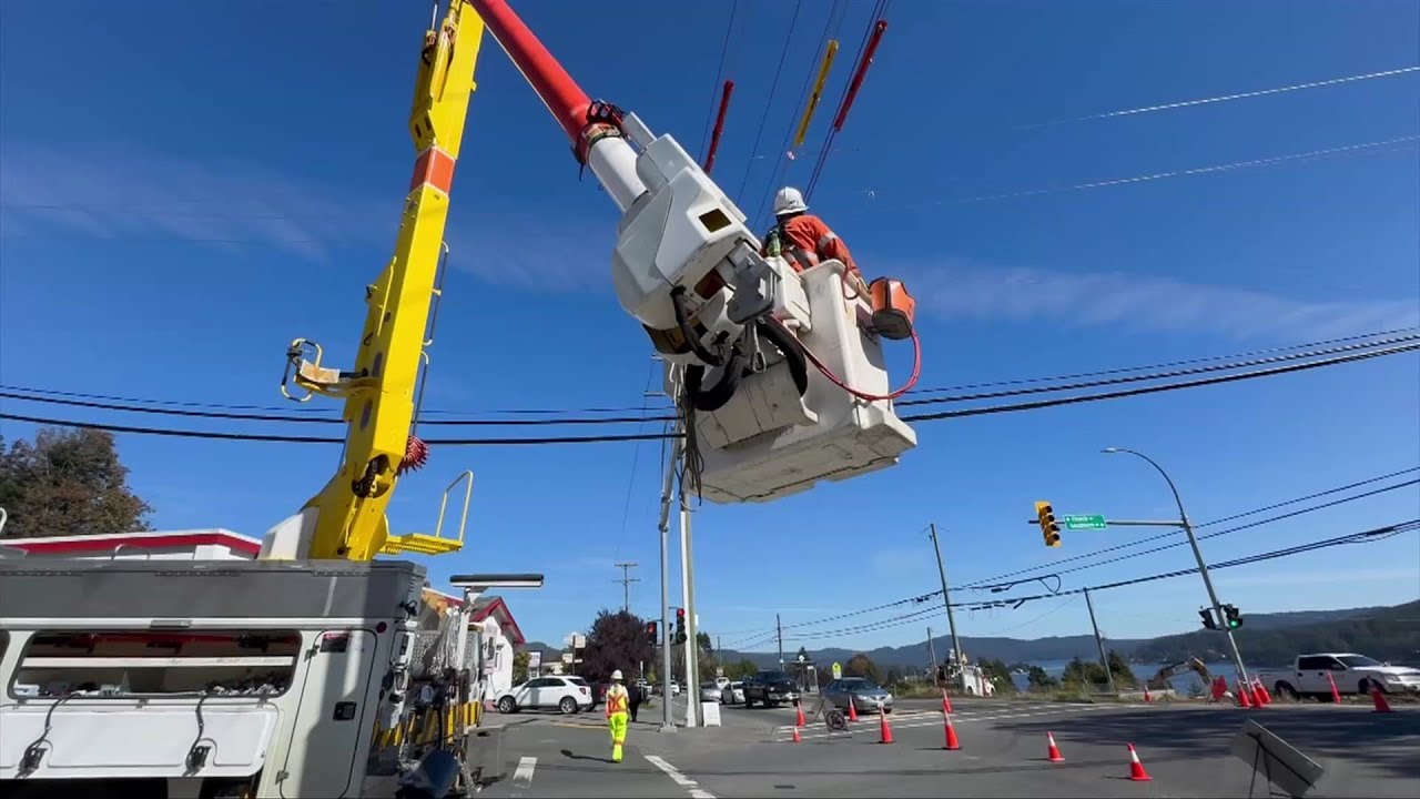 Power restored to 6,000 in Sooke after crash caused outage - YouTube