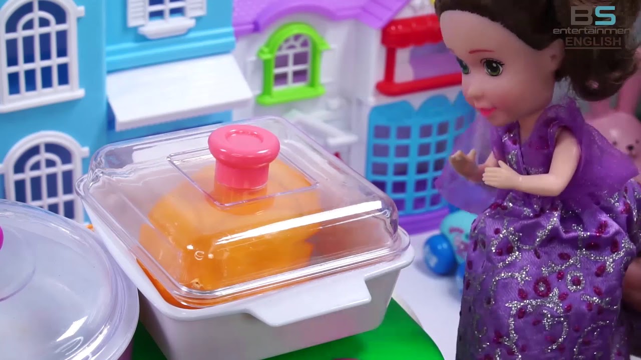 BS ENTER | Doll eating street foods - Playing with doll - YouTube