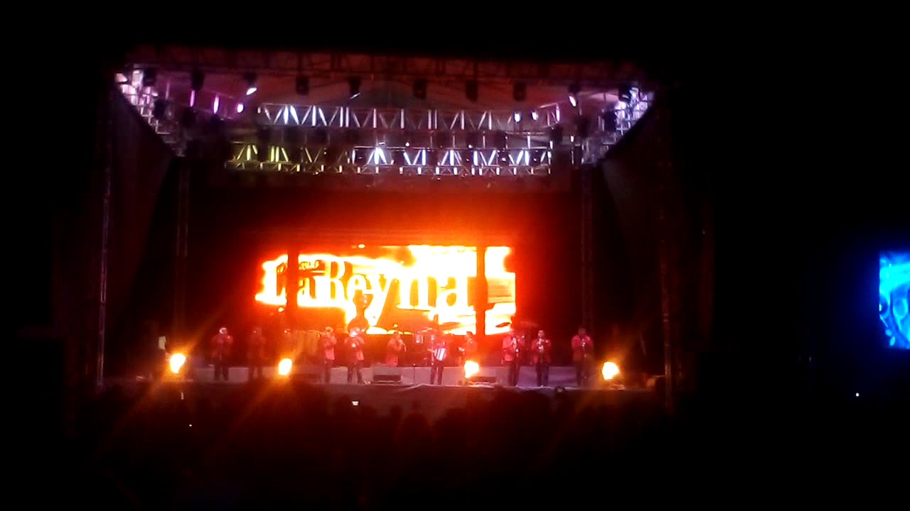 Presentacion Banda La Reyna Indomable en Chachapa - YouTube