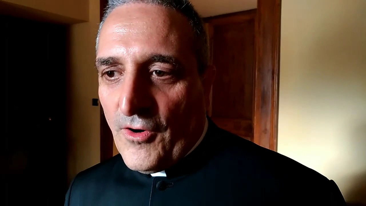 Don Angelo Oddi parroco di Santa Salome a Veroli - YouTube