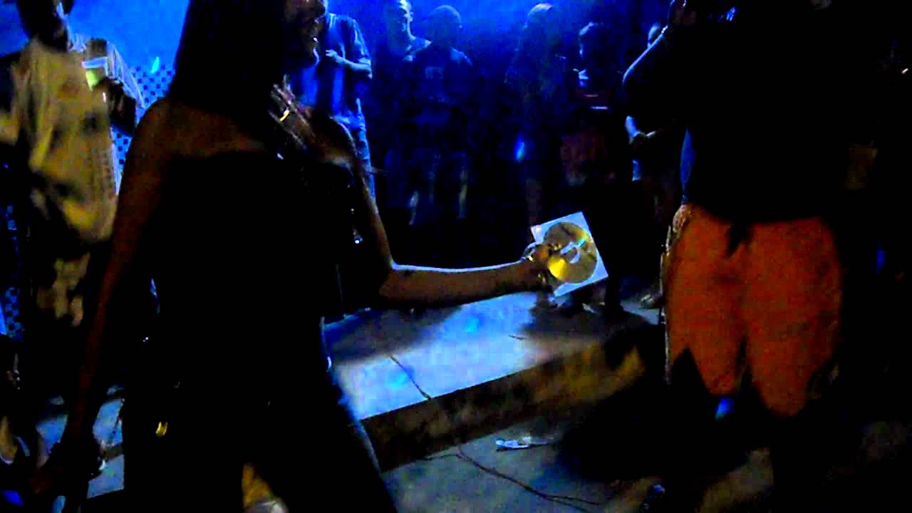 MC SAPÃO FUNK CAPIXABA NA VEIA MC ROSANA MORENA E Dj Kim BOLADO - YouTube