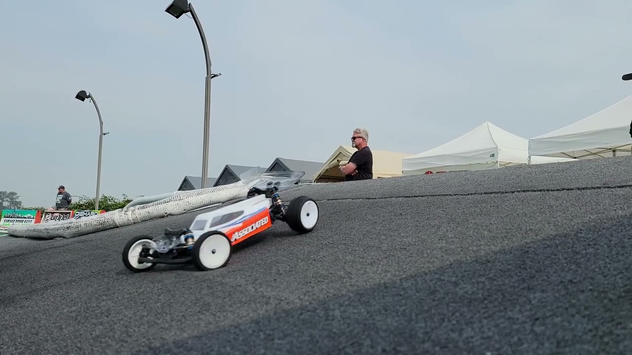 Ep.8 Die Hard RC Outdoor Turf Championship - YouTube