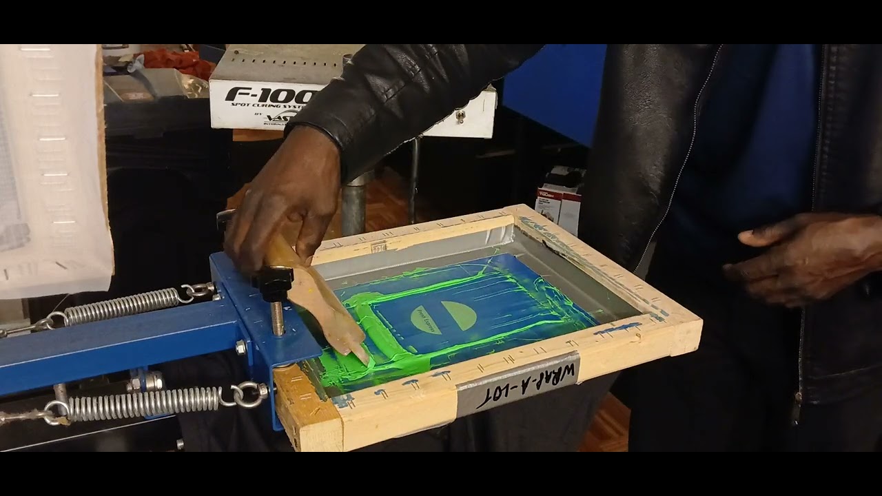 Screen Printing/ Sign Making : Small 2 color logo print demonstration ...