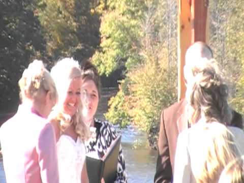 Best Wedding Kiss EVER - YouTube