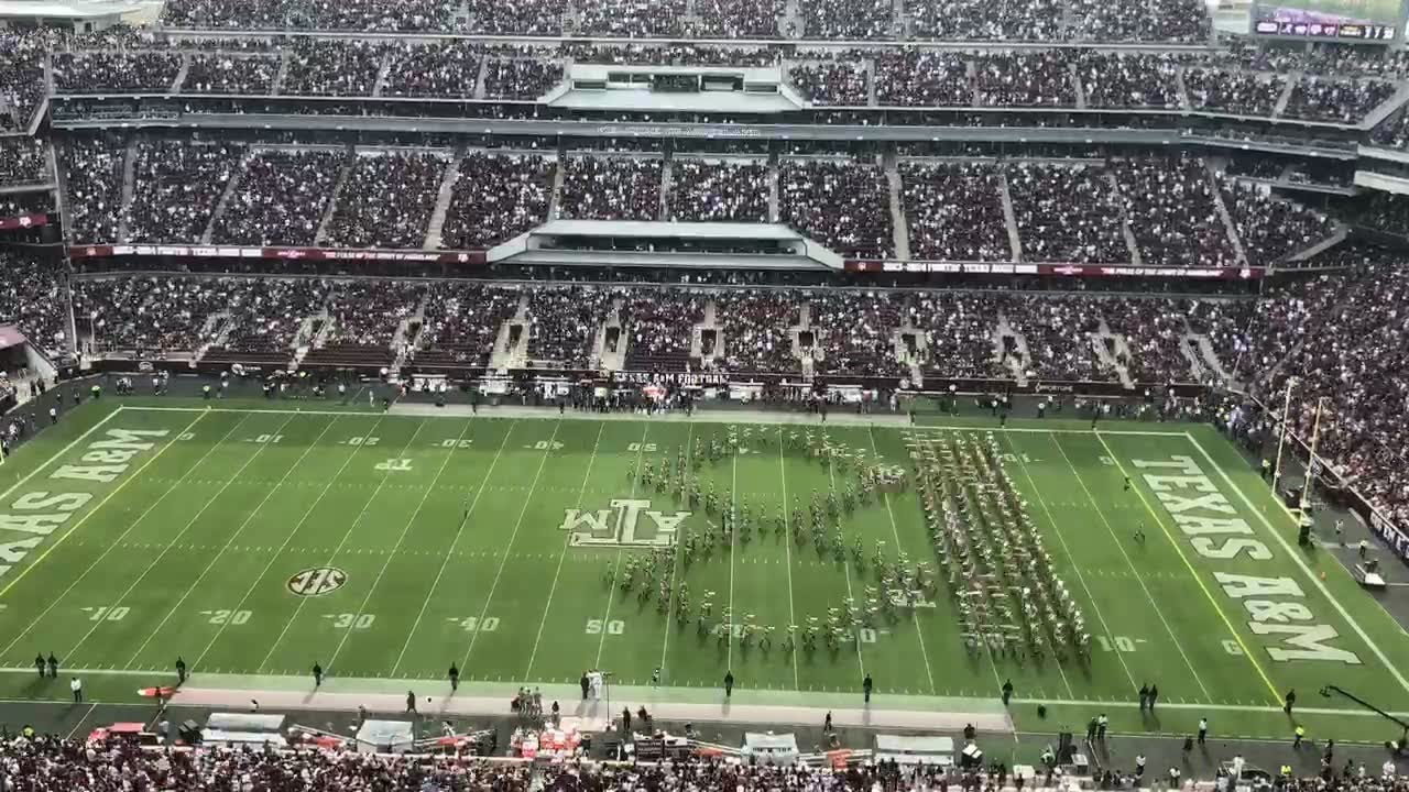 Time-lapse of Aggie Band’s halftime performance vs. Alabama - YouTube