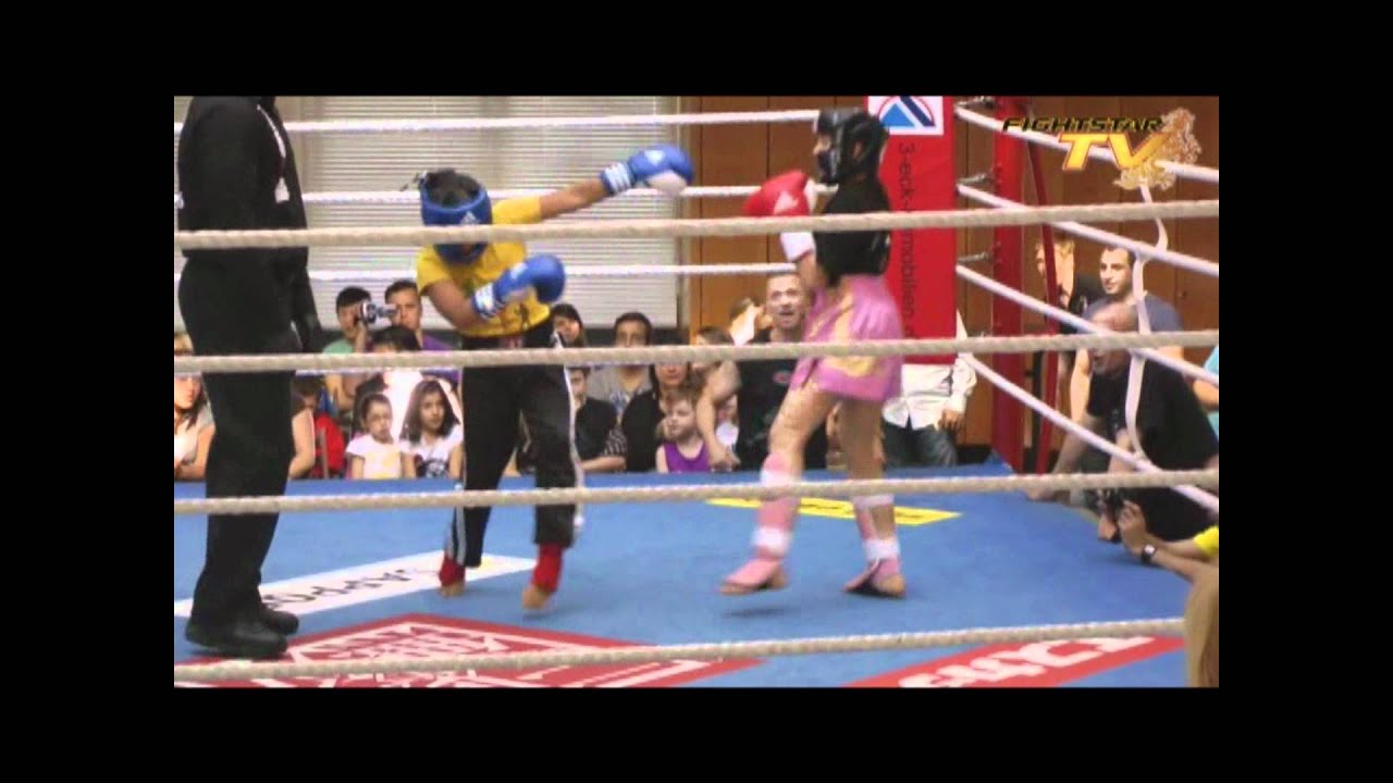 Ceylan Yigit bei Kleine Helden 2011 - Muay Thai Duisburg - YouTube