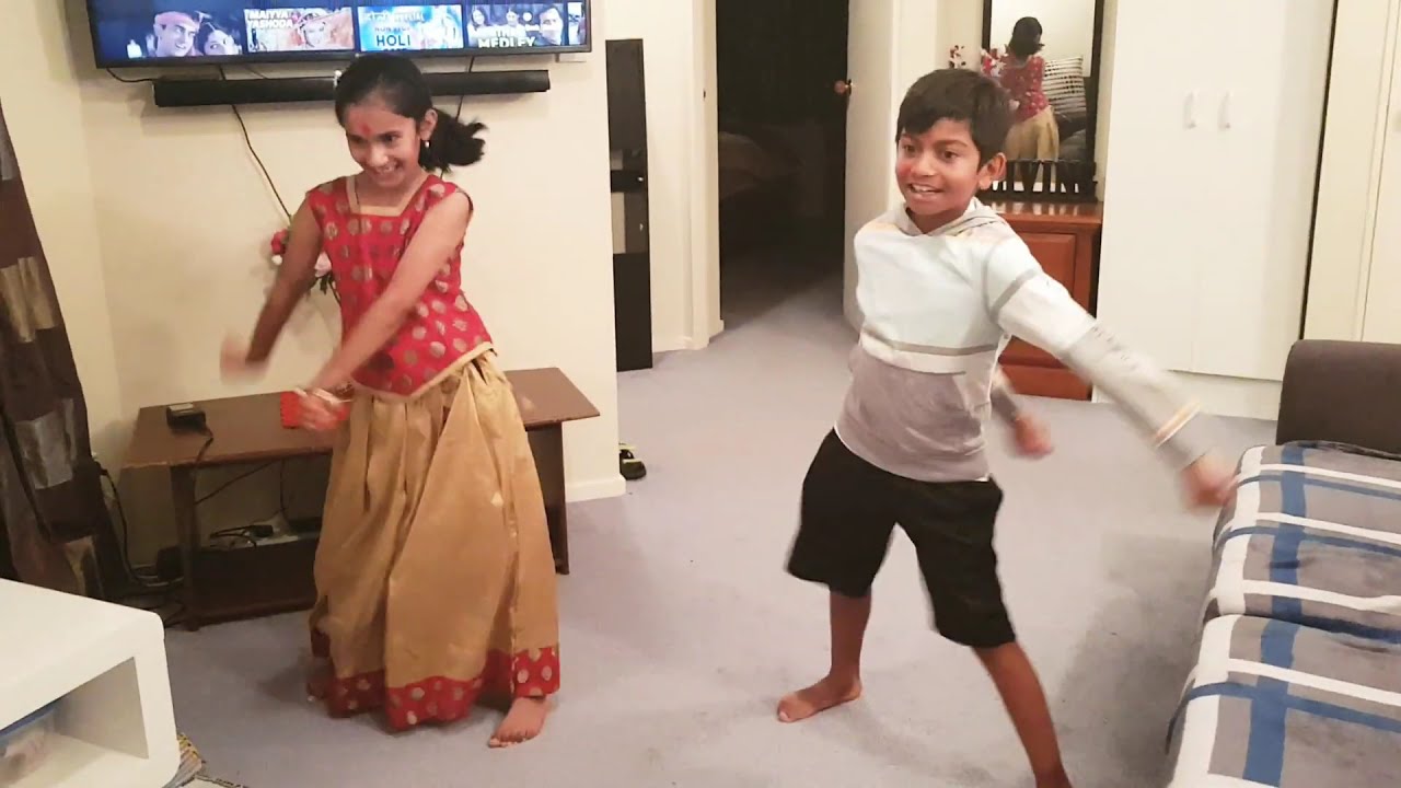 Floss Dance Competition - YouTube