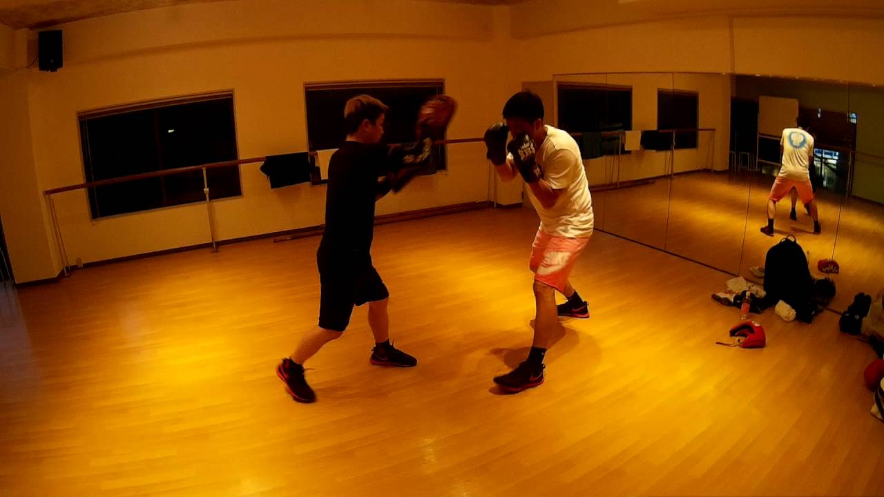 Ogajun Boxing Mitt 2 with Kenji on 10th June 2016 - YouTube