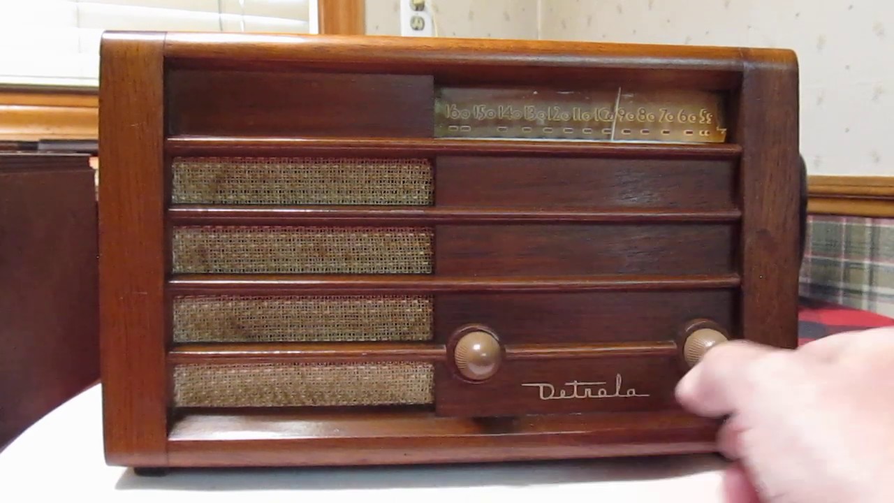 Detrola Radio - Model 571-10 - YouTube